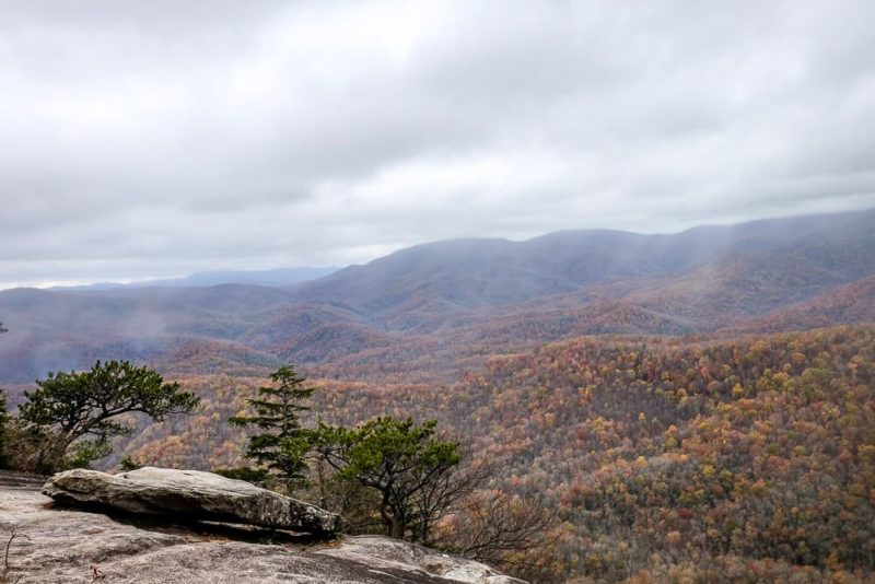 Looking Glass Rock Hike [Trail Guide]